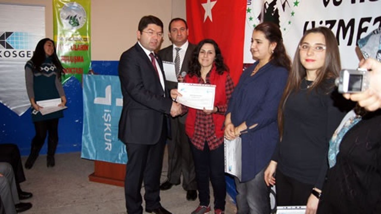 Uluslu girişimciler sertifikalarını aldı - Son Dakika Bartın Haberleri